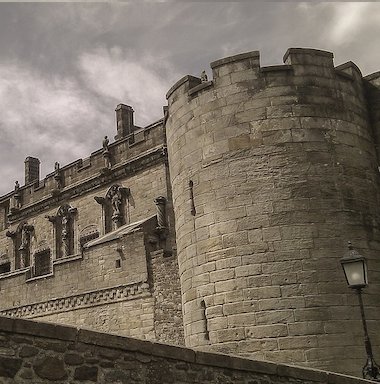 Crumbling castles – teaching resource - Scholastic